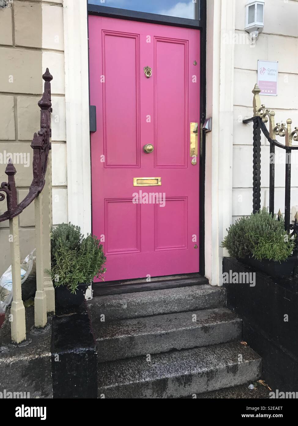 Doorway steps hi-res stock photography and images - Alamy