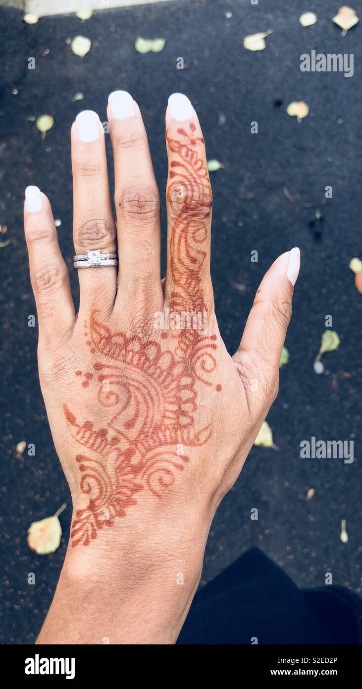 Indian hand hi-res stock photography and images - Alamy