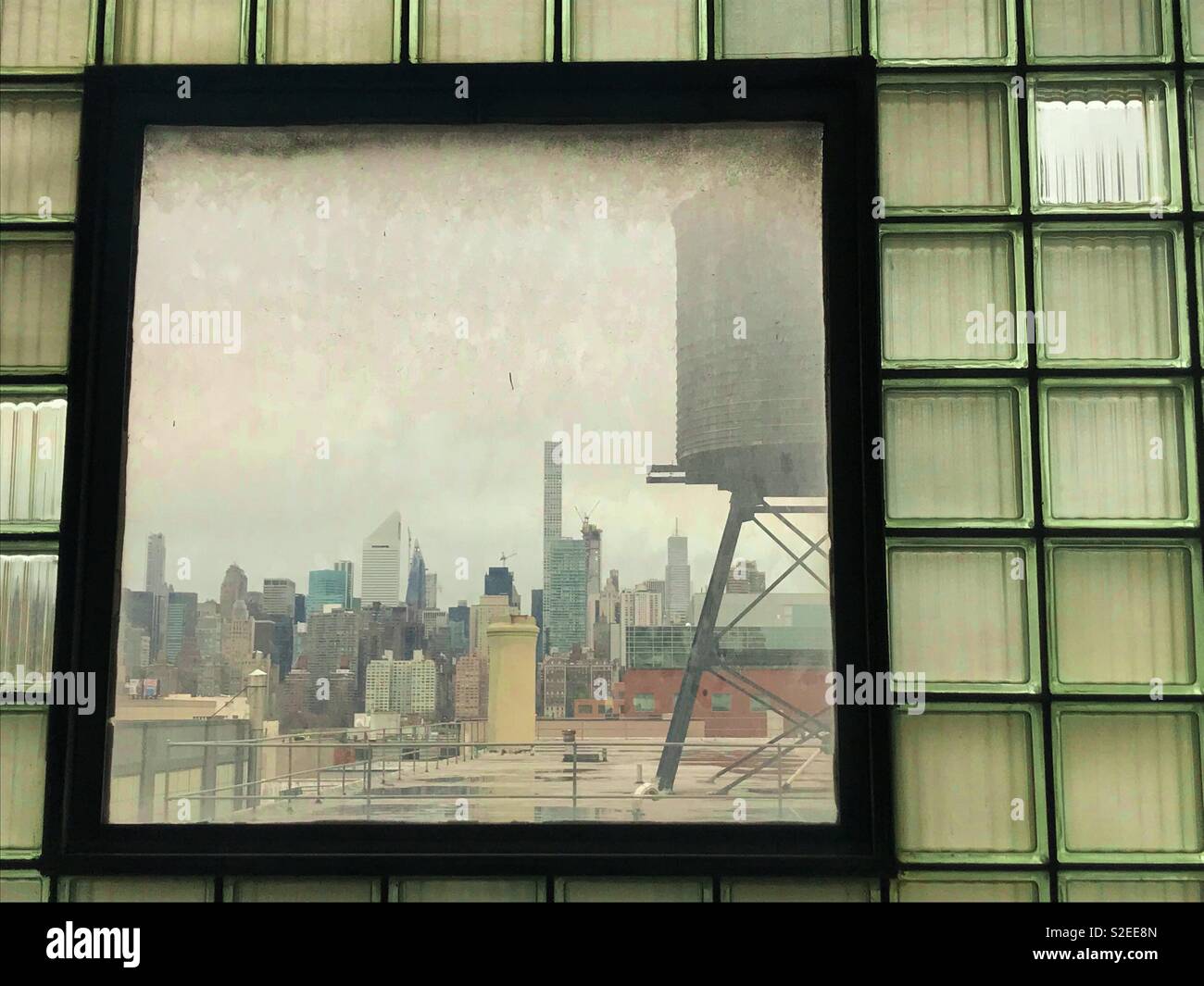 Water tower skyline hi-res stock photography and images - Alamy