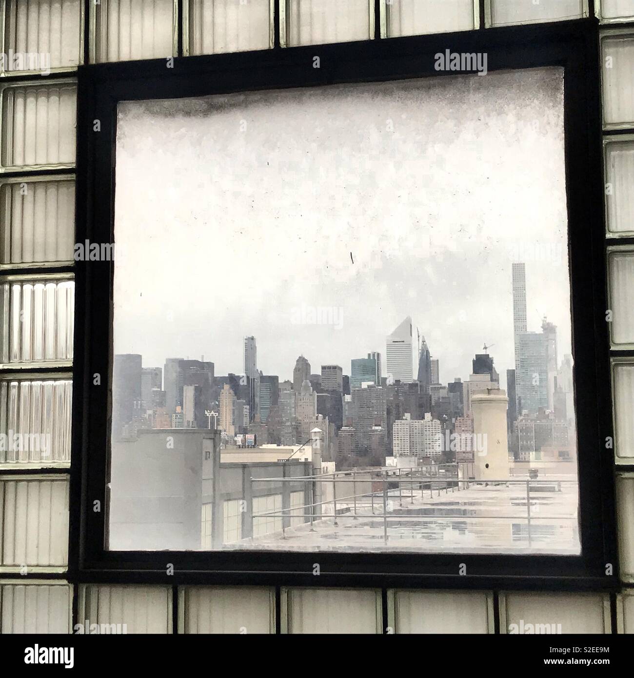 New york window view hi-res stock photography and images - Alamy