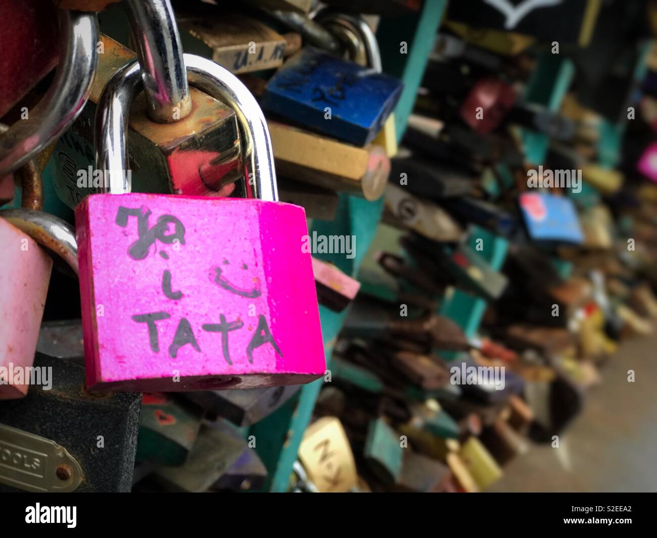 Love lock bridge Wroclaw Stock Photo - Alamy