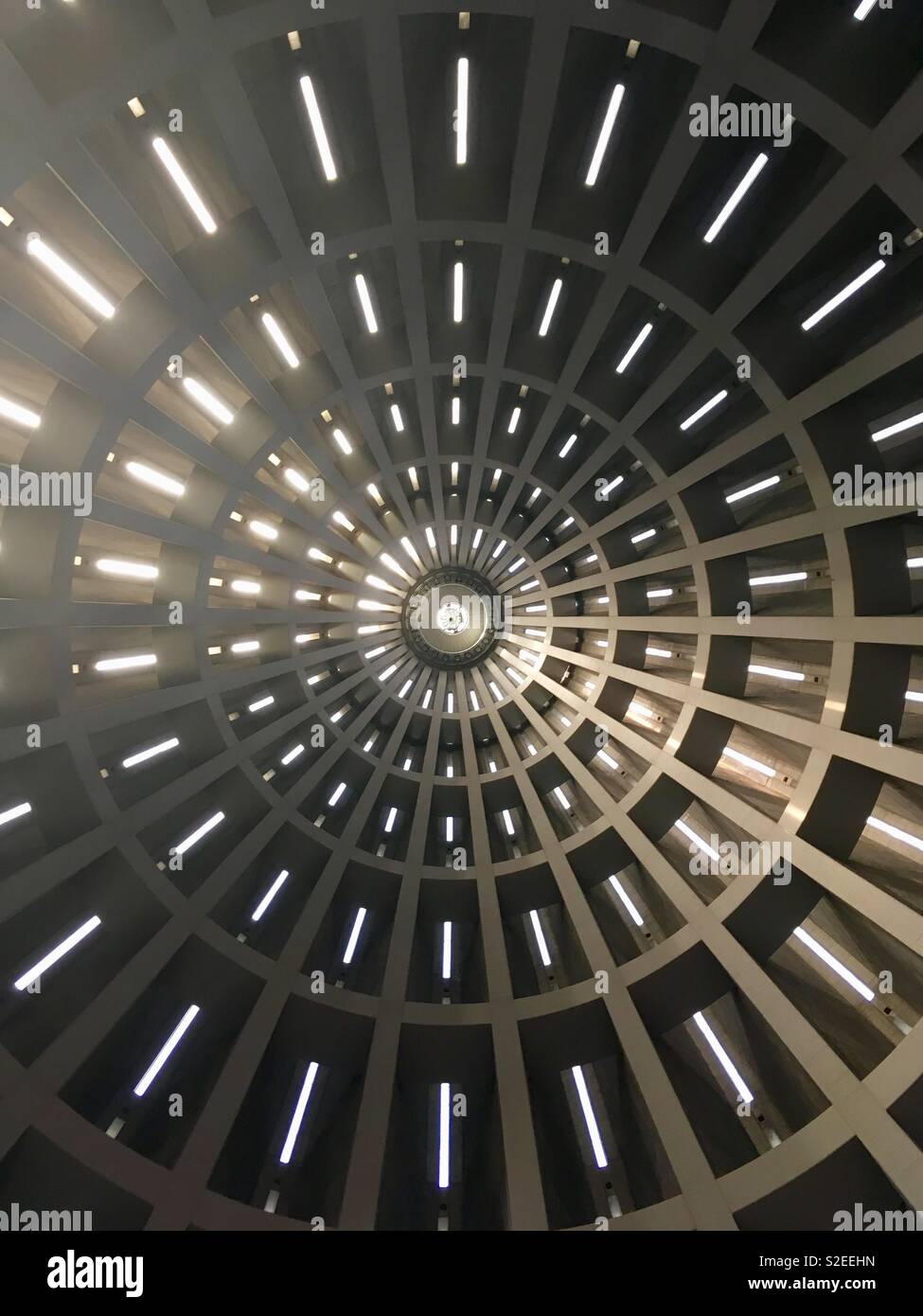 Ceiling circles hi-res stock photography and images - Alamy