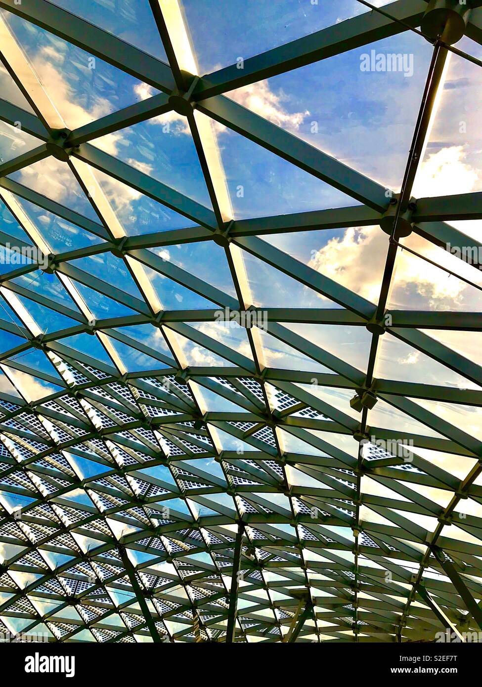 Metallic construction hi-res stock photography and images - Alamy