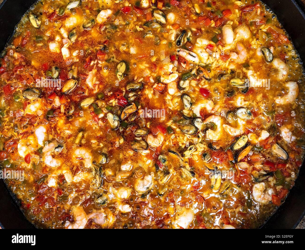 Paella traditional recipe hi-res stock photography and images - Alamy