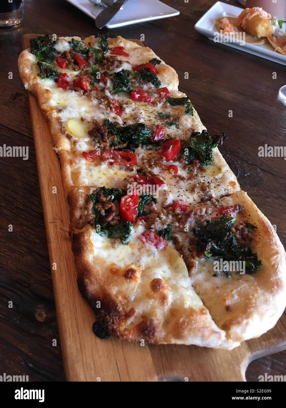 Flat bread pizza hi-res stock photography and images - Alamy
