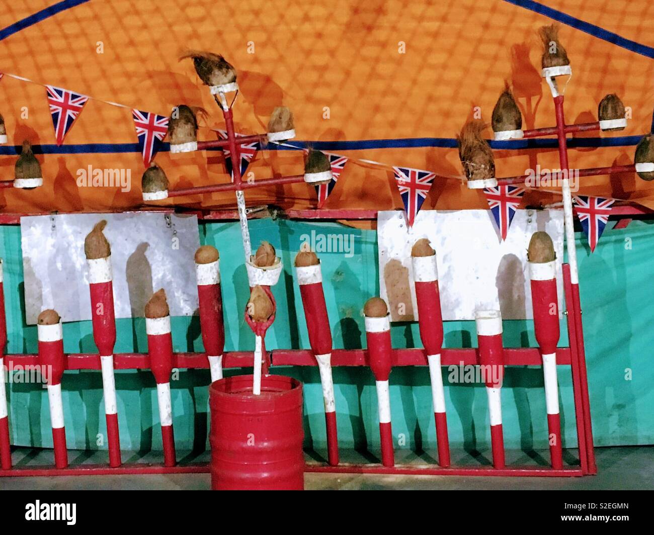 Coconut shy game at the fair hi-res stock photography and images - Alamy