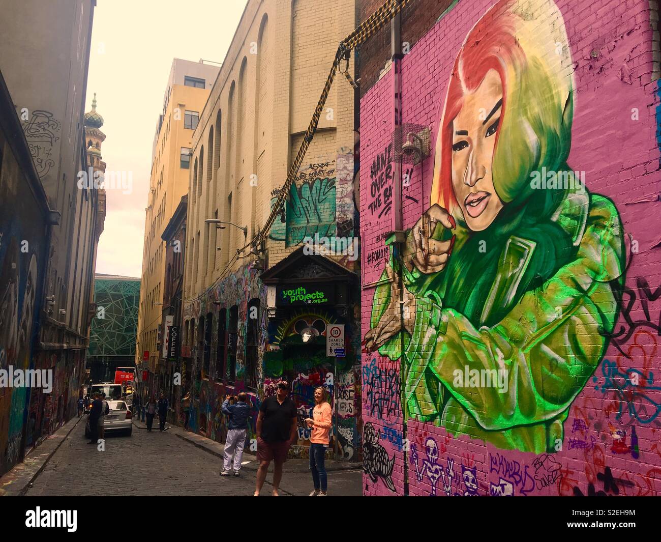 Hosier lane street art in Melbourne laneway Stock Photo - Alamy