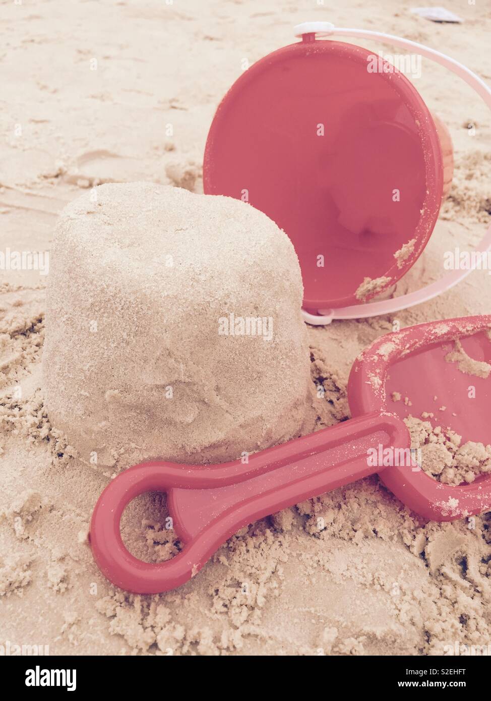 Sandcastle bucket and spade and beach hi-res stock photography and ...