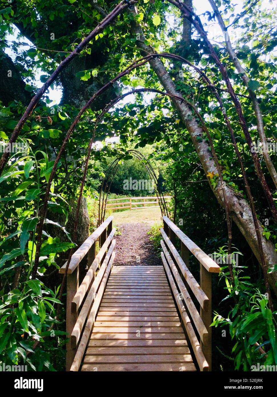 Wooden arch hi-res stock photography and images - Alamy