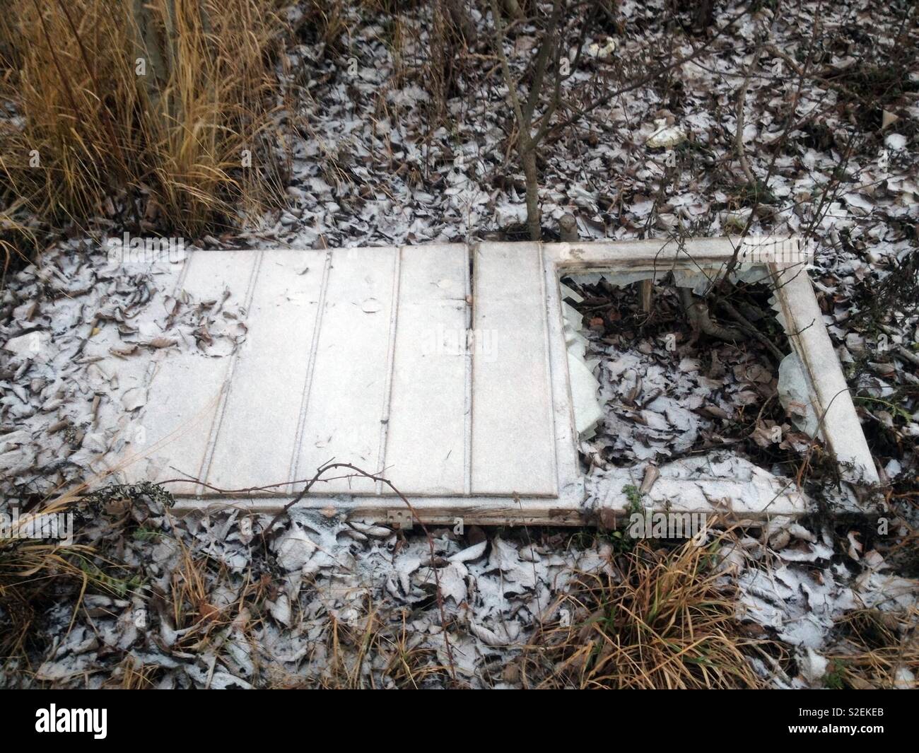 Broken glass door hi-res stock photography and images - Alamy