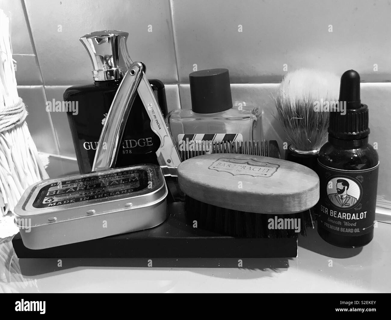 Vanity set hi-res stock photography and images - Alamy