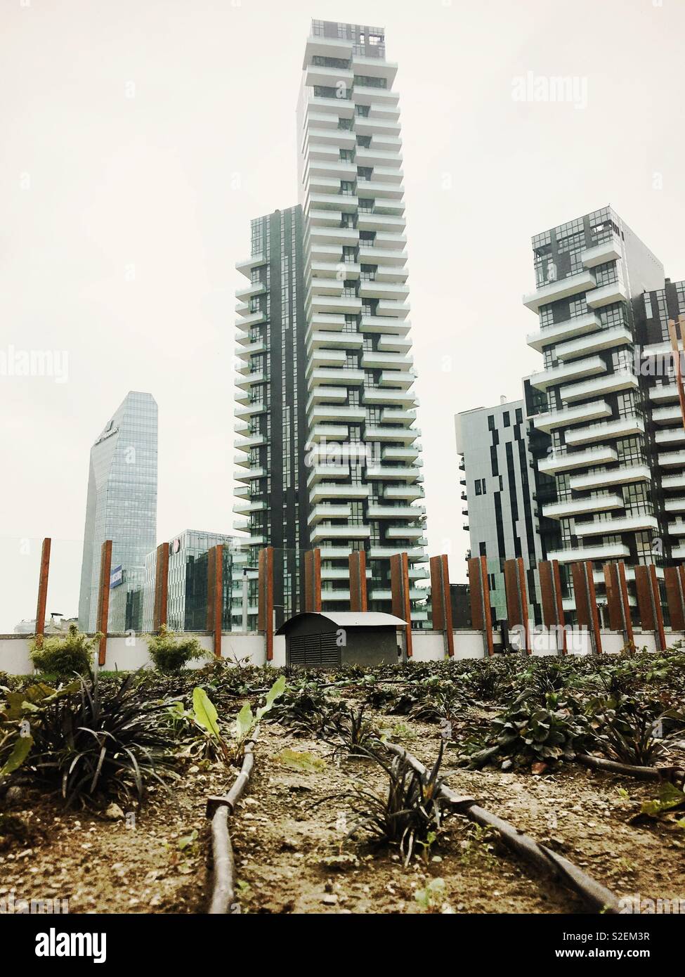 Milano architettura hi-res stock photography and images - Alamy