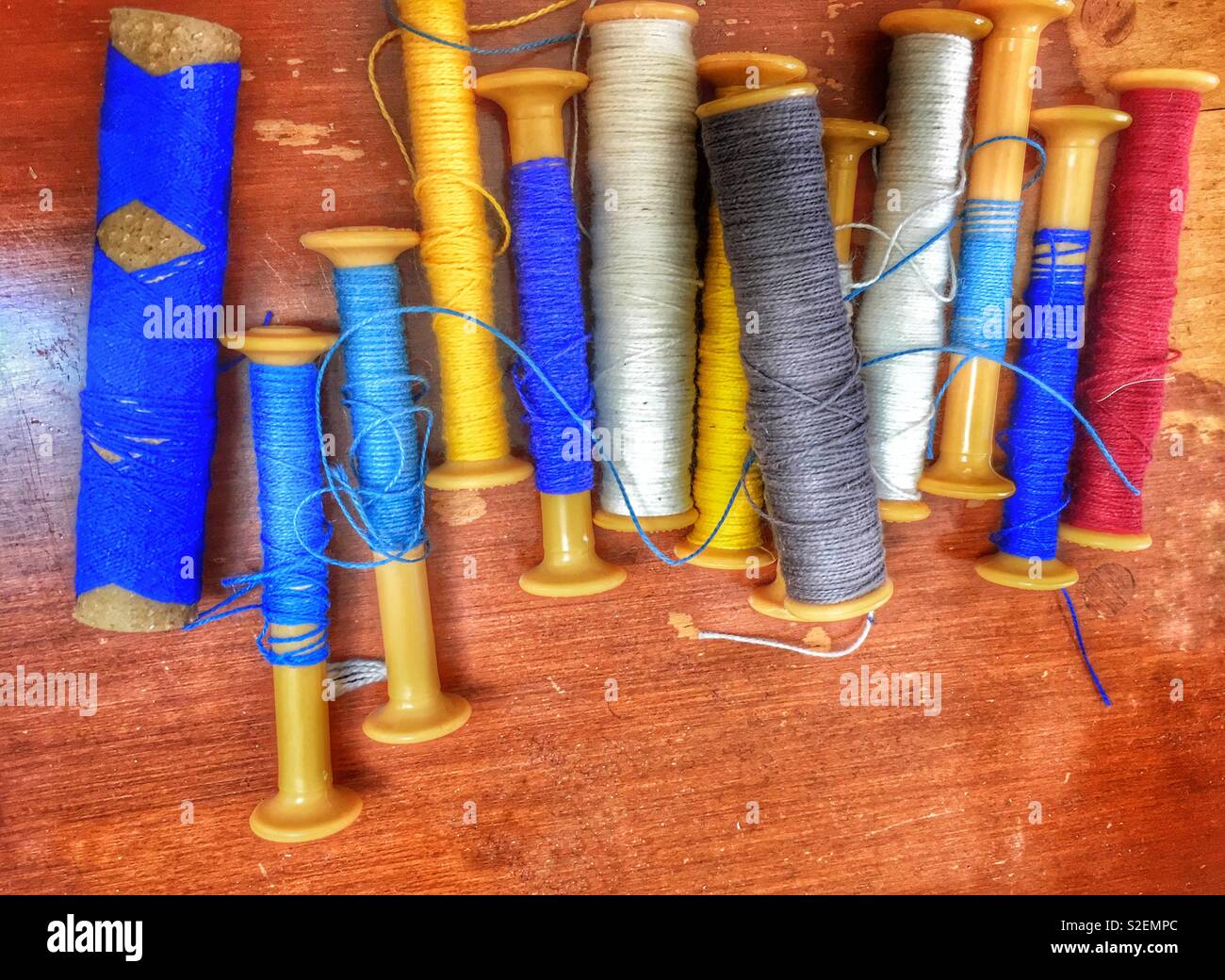 Color spools hi-res stock photography and images - Alamy