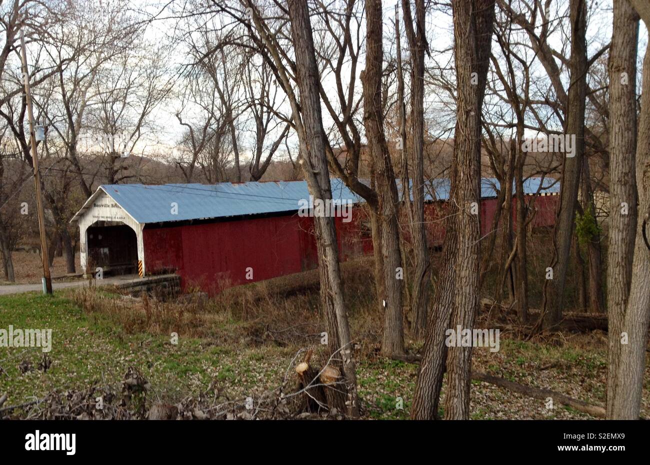 Red covered bridge in Indiana Stock Photo - Alamy
