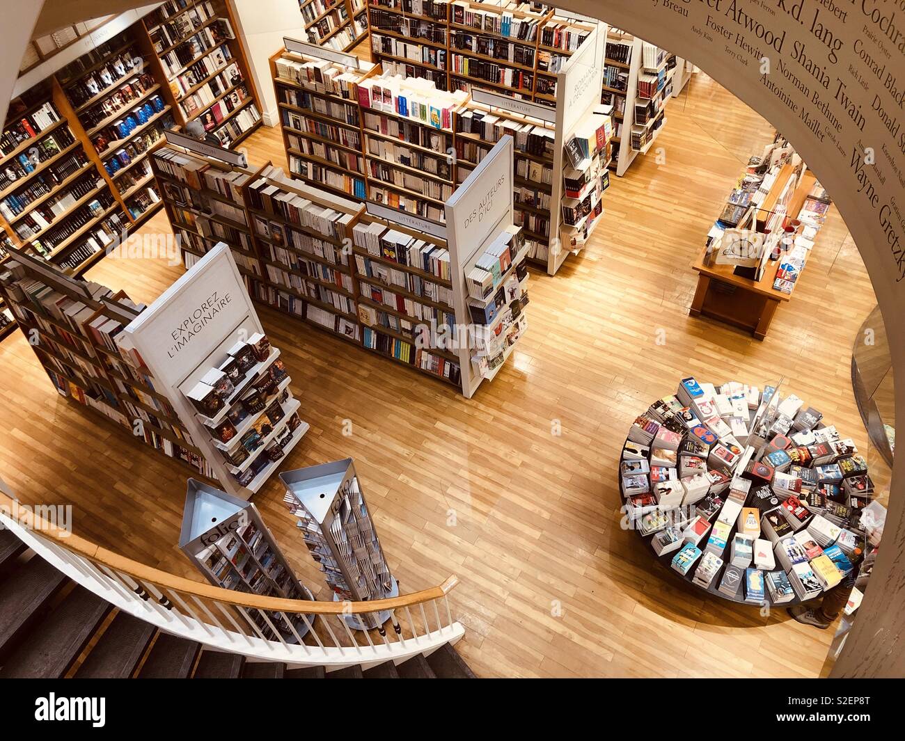 Staircase of books hi-res stock photography and images - Alamy