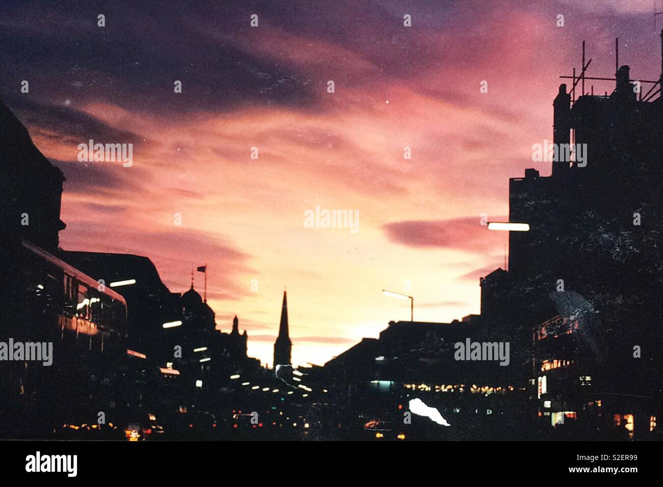 Dundee evening hi-res stock photography and images - Alamy