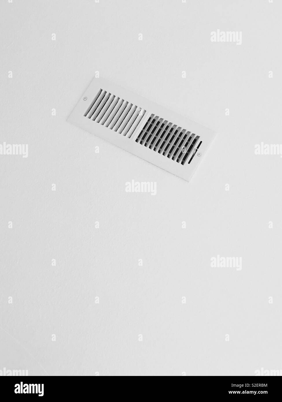 Ceiling air vent hi-res stock photography and images - Alamy