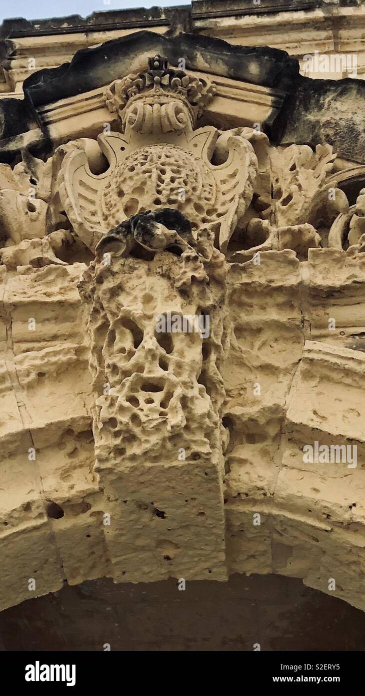 Old carved stones hi-res stock photography and images - Alamy