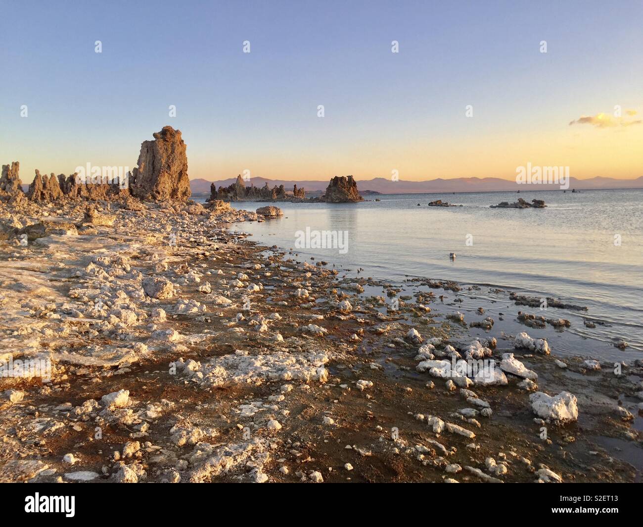 Lake with limestone formations hi-res stock photography and images - Alamy