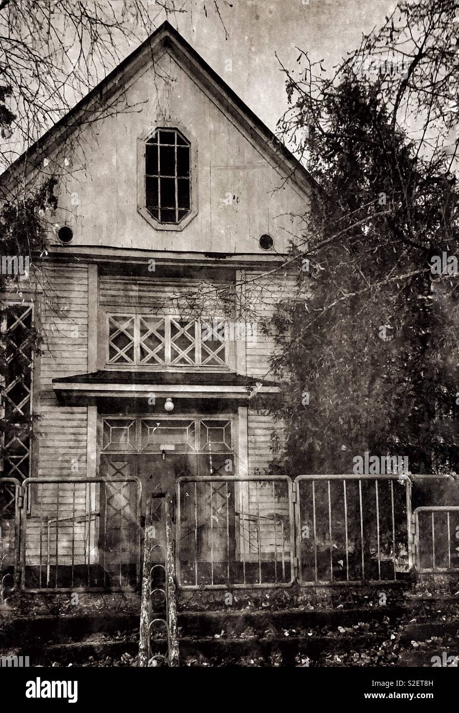 The old empty house hi-res stock photography and images - Alamy