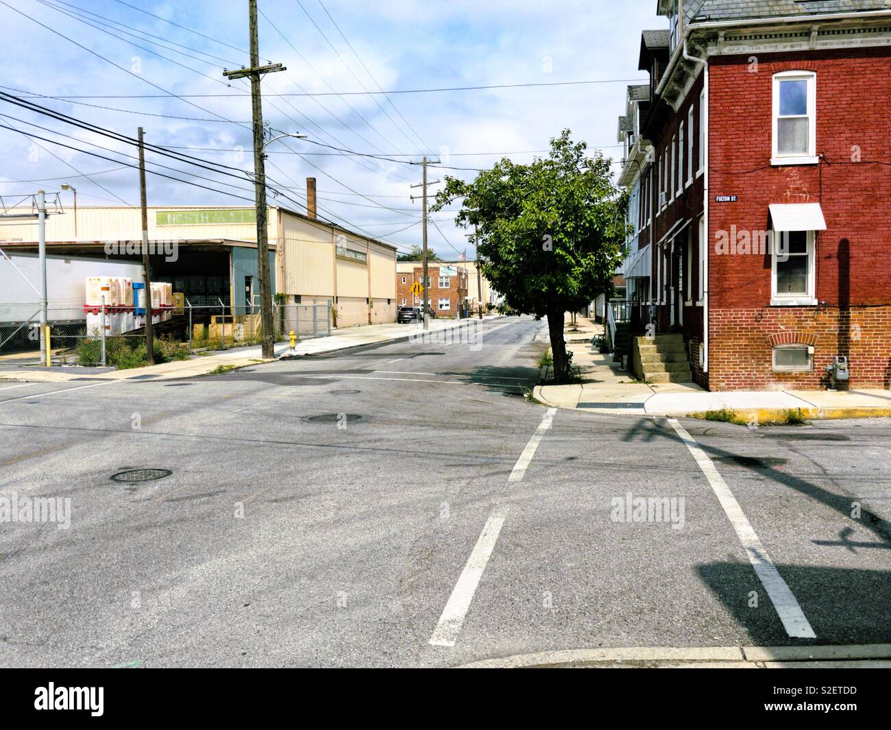 Empty city hi-res stock photography and images - Alamy