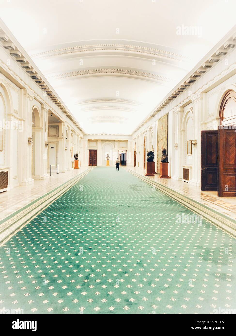 Long hallway hi-res stock photography and images - Alamy