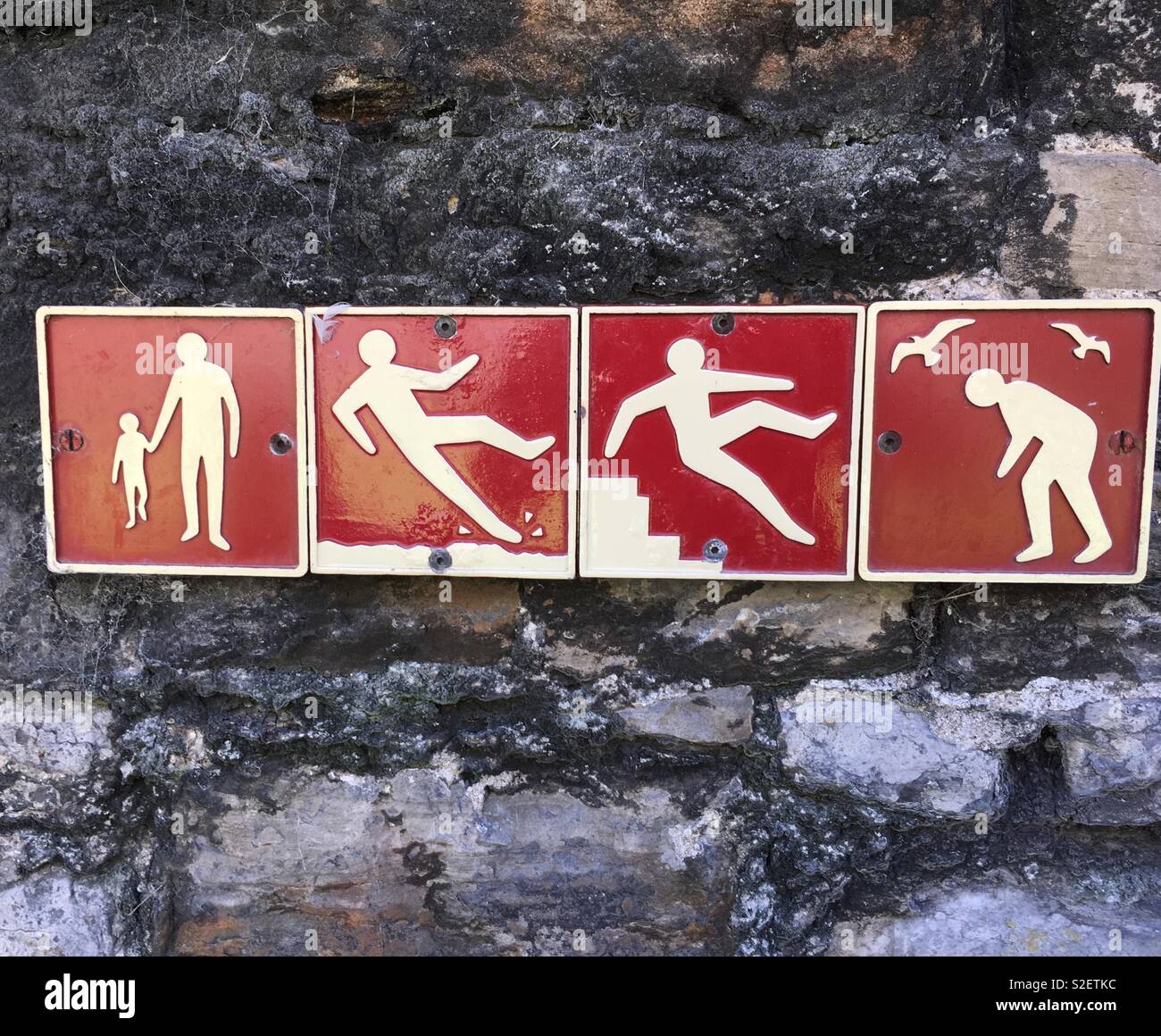 Safety signage hi-res stock photography and images - Alamy