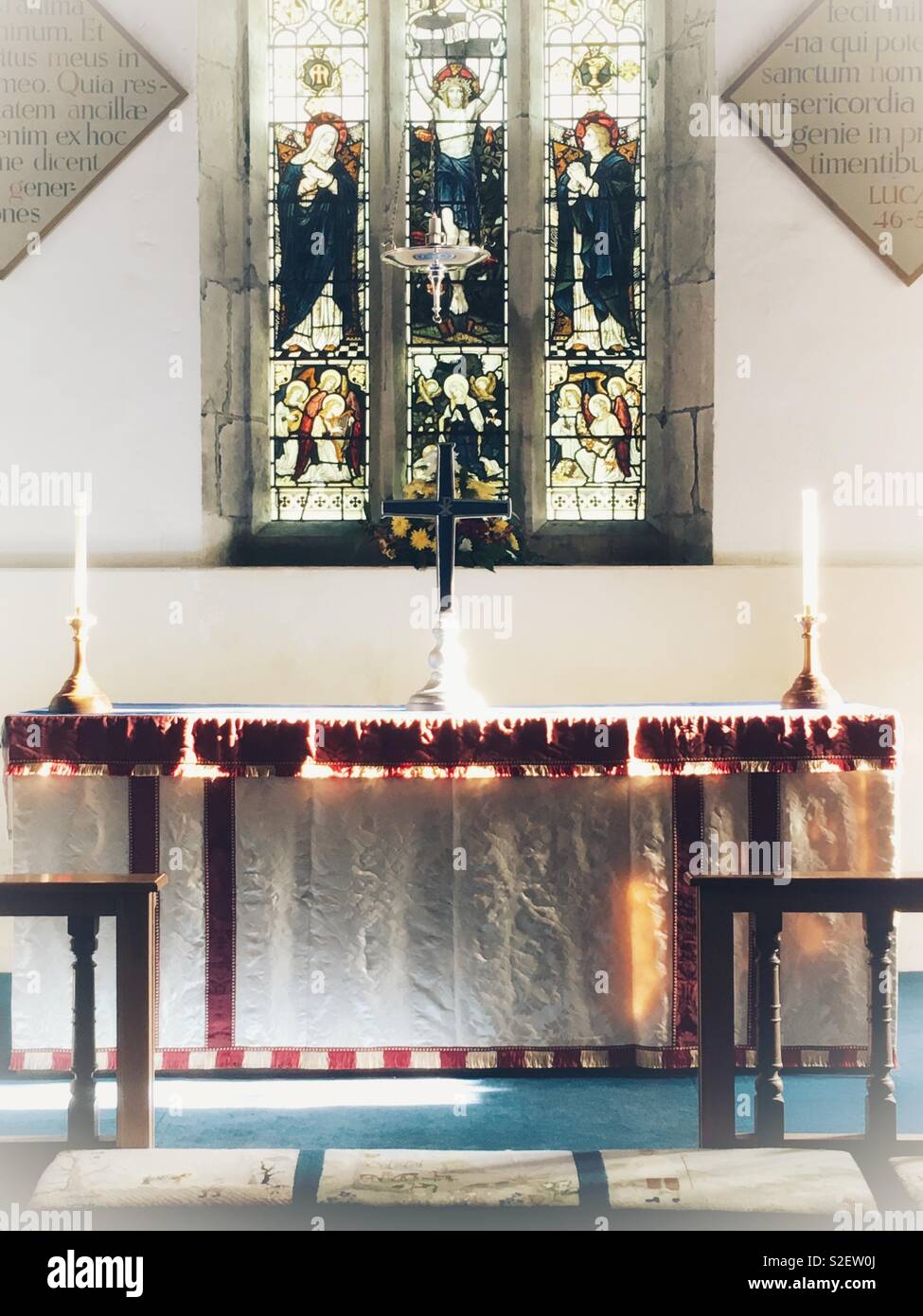 Alter cross hi-res stock photography and images - Alamy