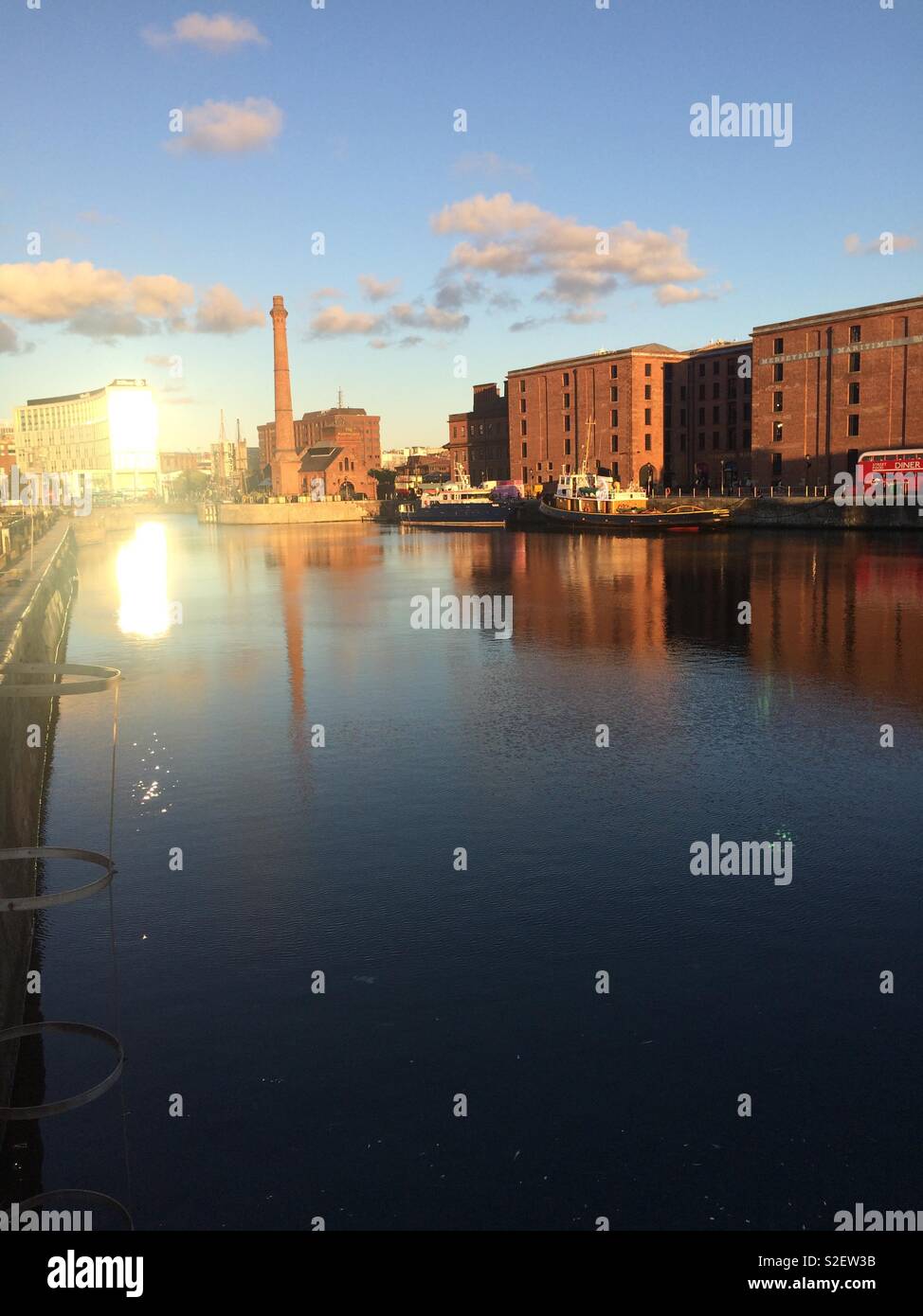 Liverpool sunset hi-res stock photography and images - Alamy