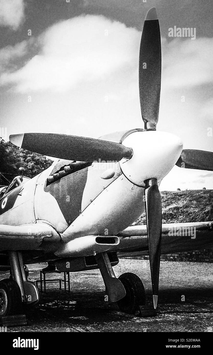 1940s aircraft hi-res stock photography and images - Alamy