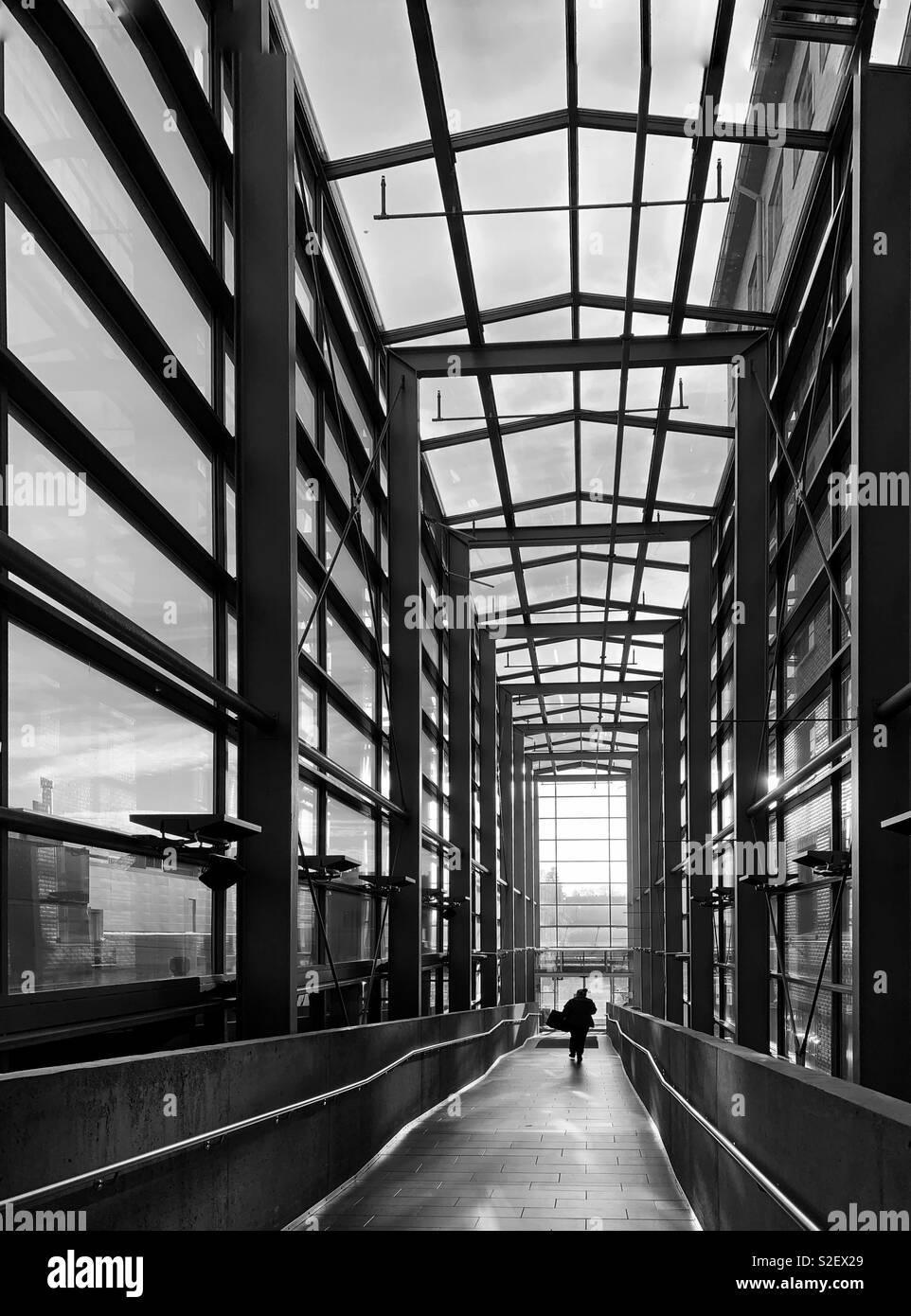 Hallway architecture hi-res stock photography and images - Alamy