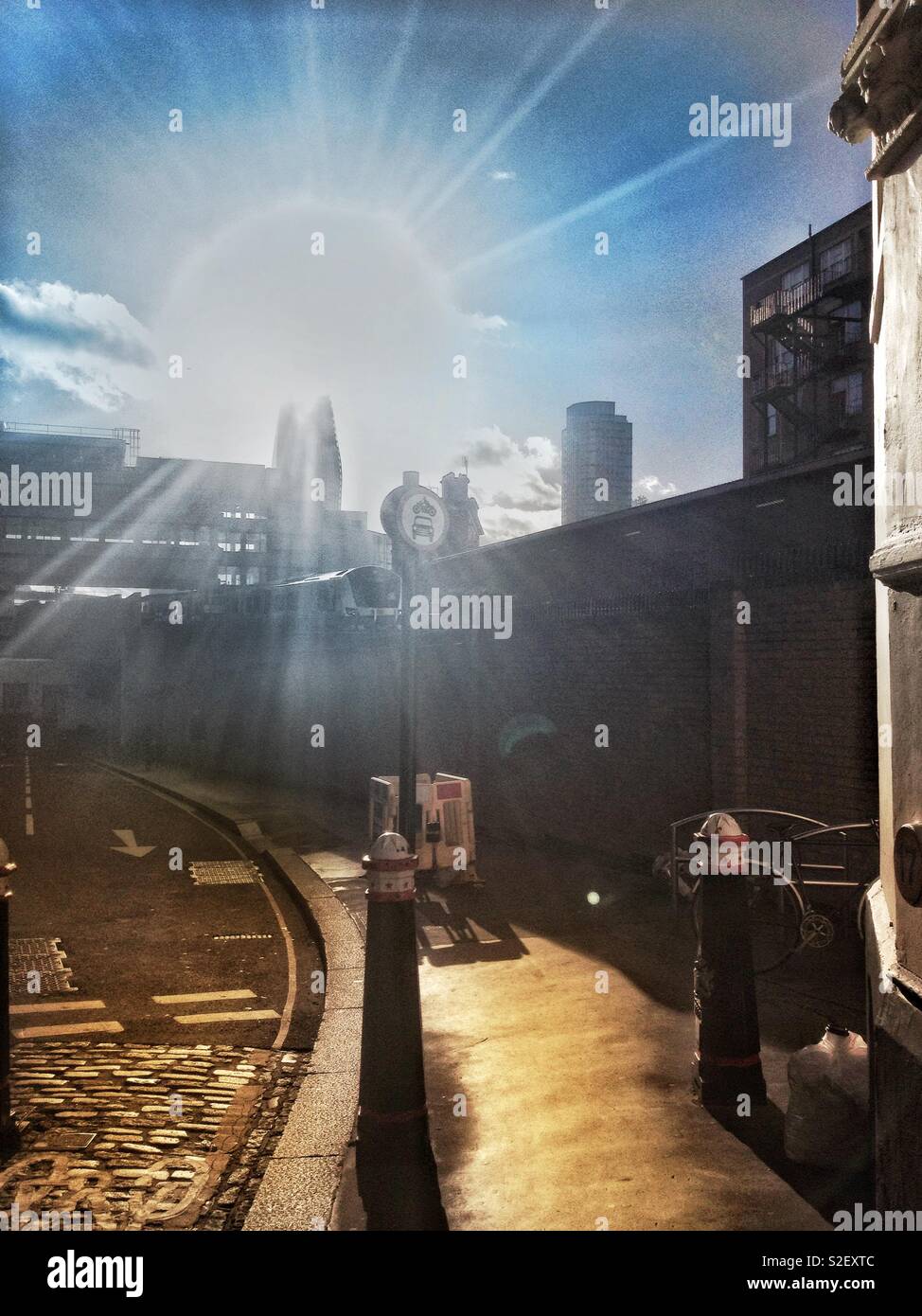 Backstreet silhouette hi-res stock photography and images - Alamy