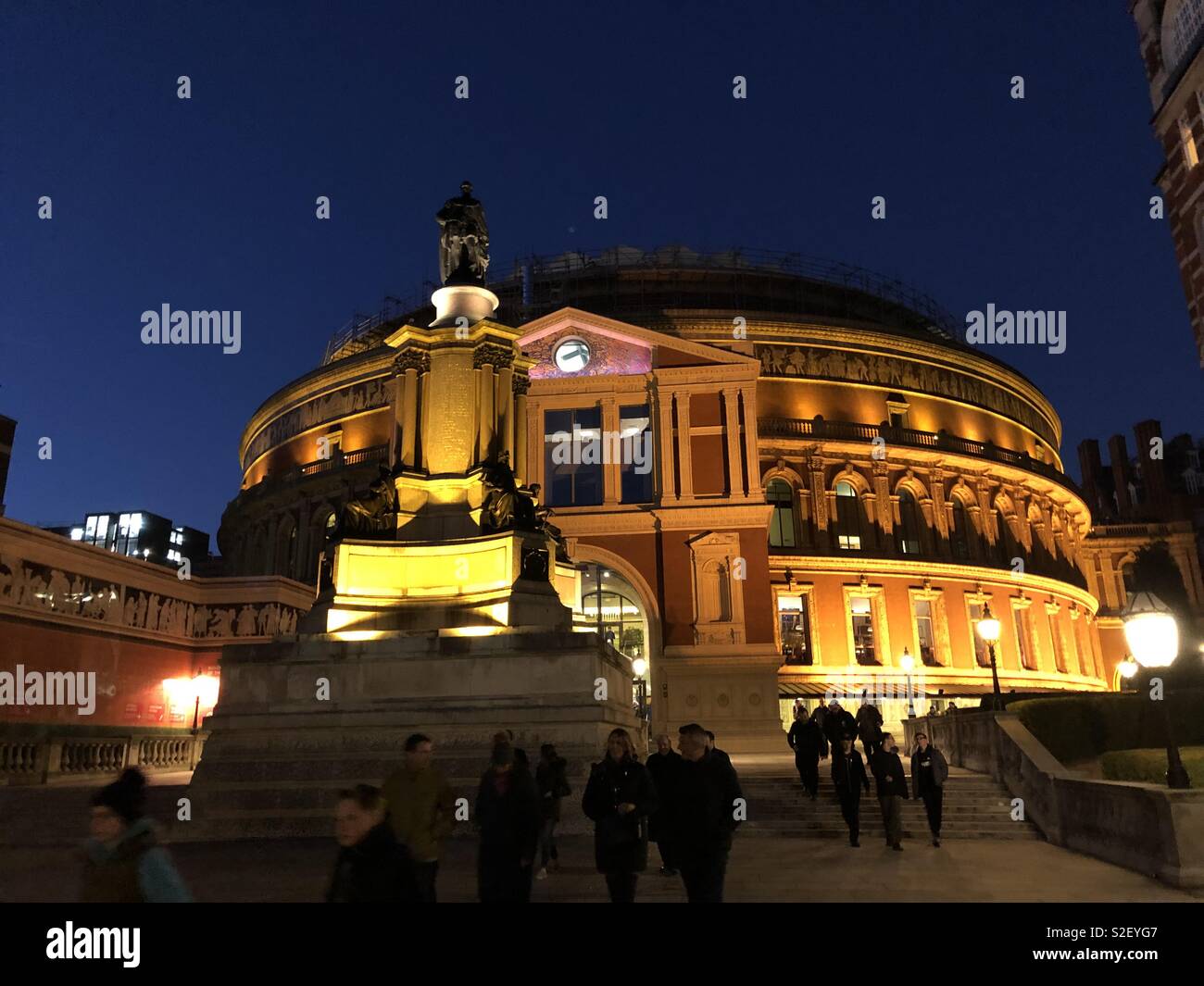Royal albert hall night hi-res stock photography and images - Alamy
