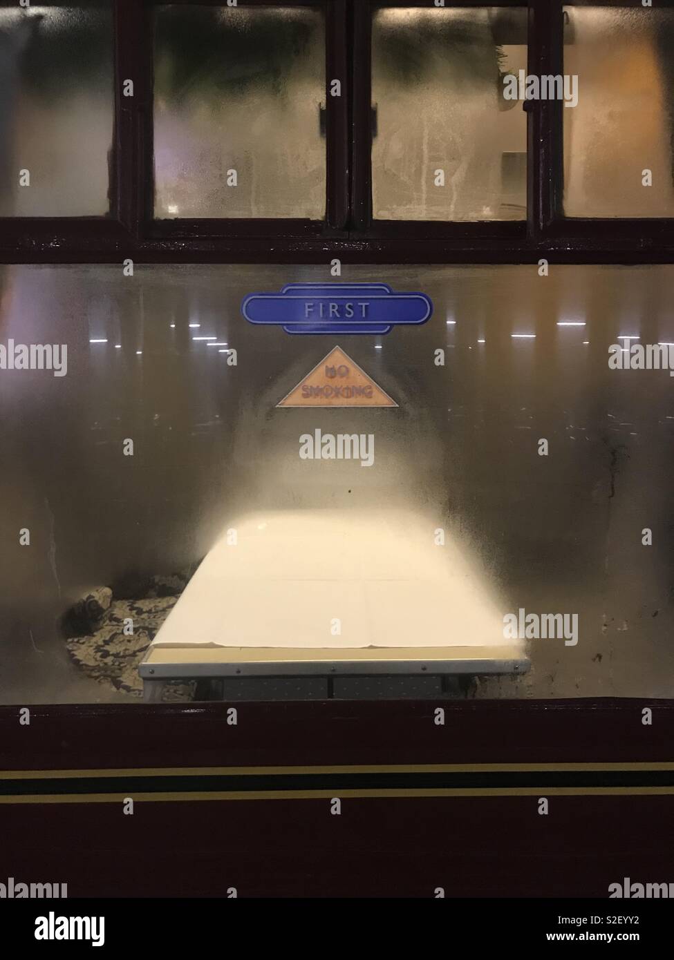 First class train carriage hi-res stock photography and images - Alamy