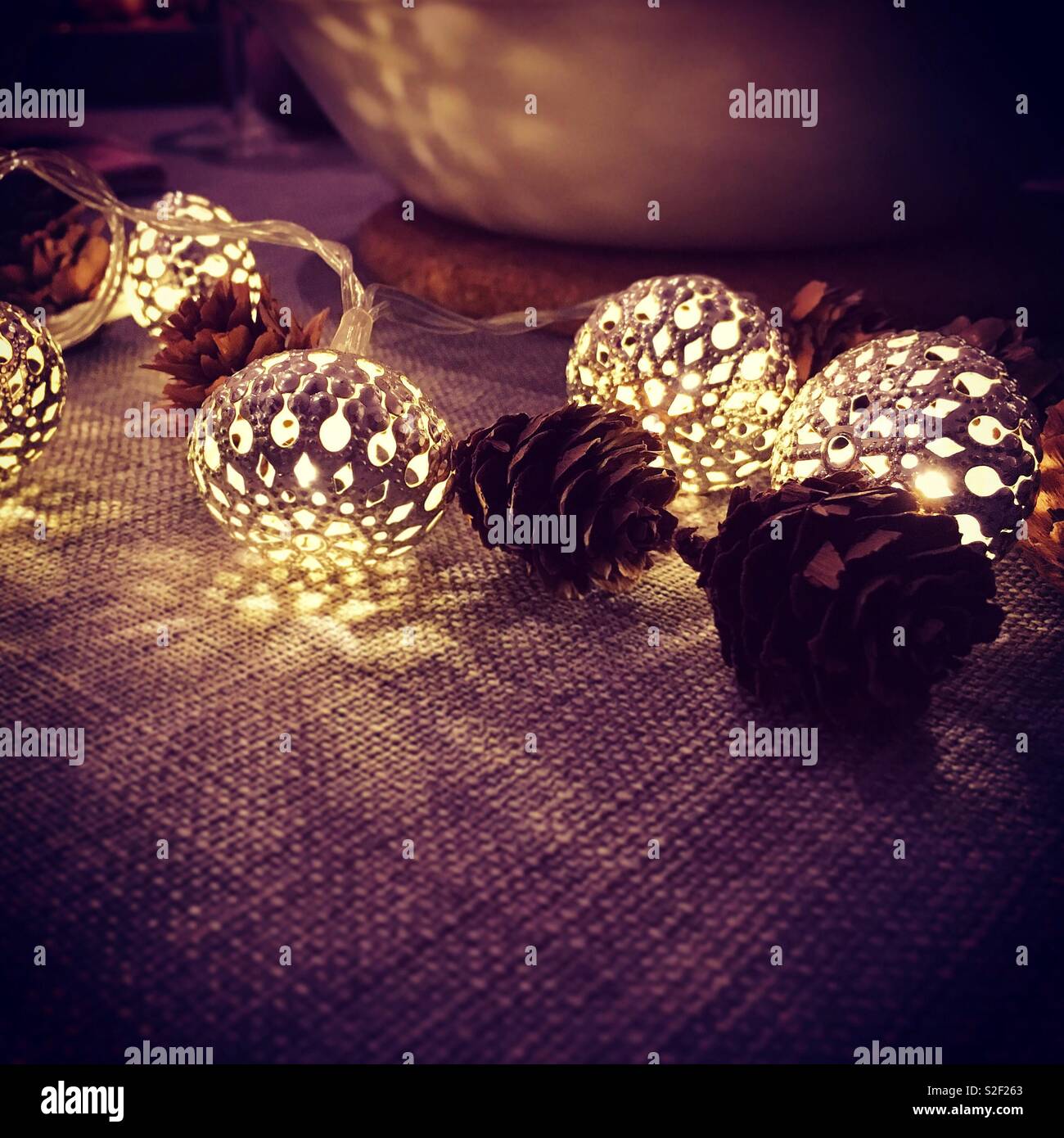 String lights table hi-res stock photography and images - Alamy
