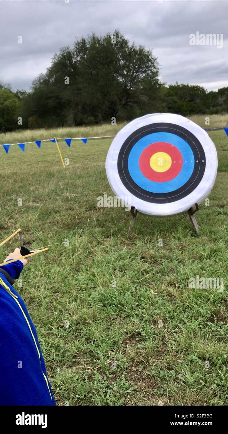 Shot at the target hi-res stock photography and images - Alamy