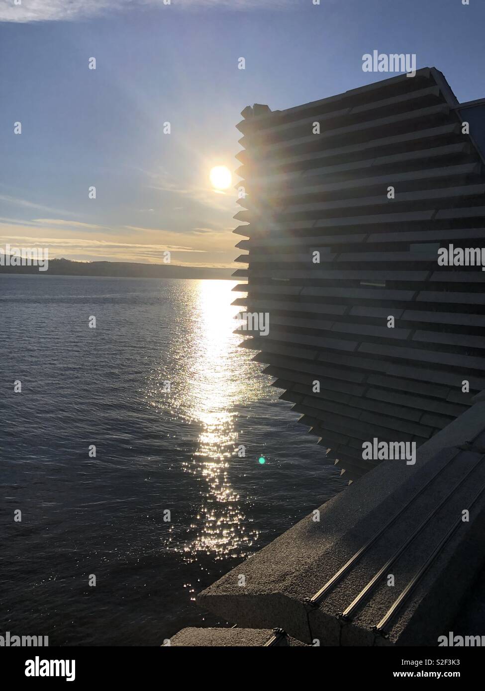Dundee sunny hi-res stock photography and images - Alamy