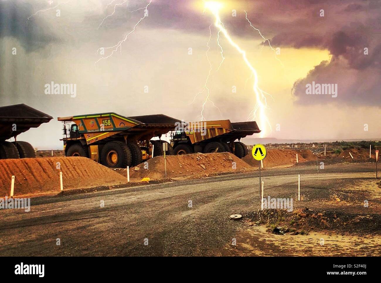 Electrifying hi-res stock photography and images - Alamy