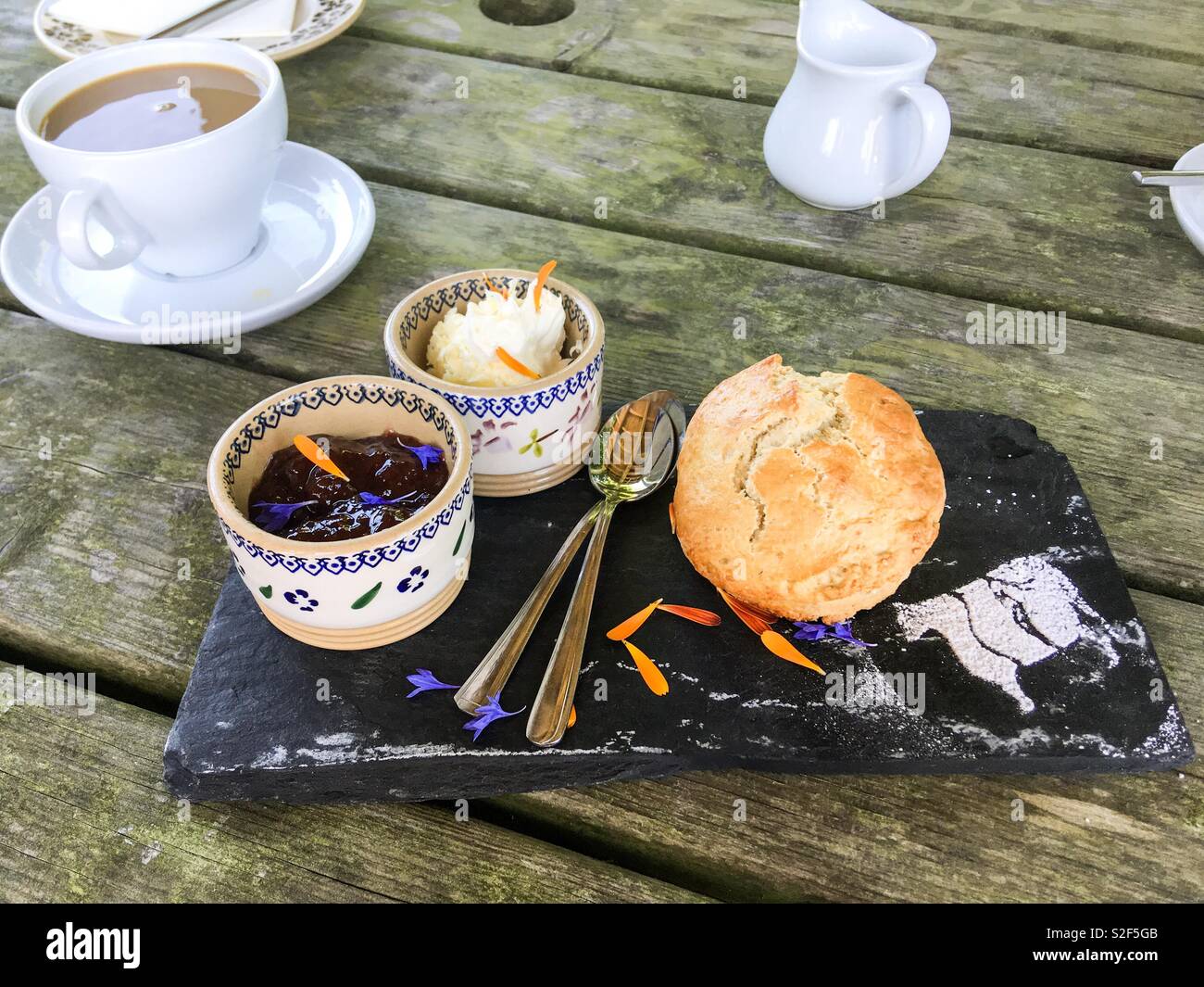 Devon cream tea hi-res stock photography and images - Alamy