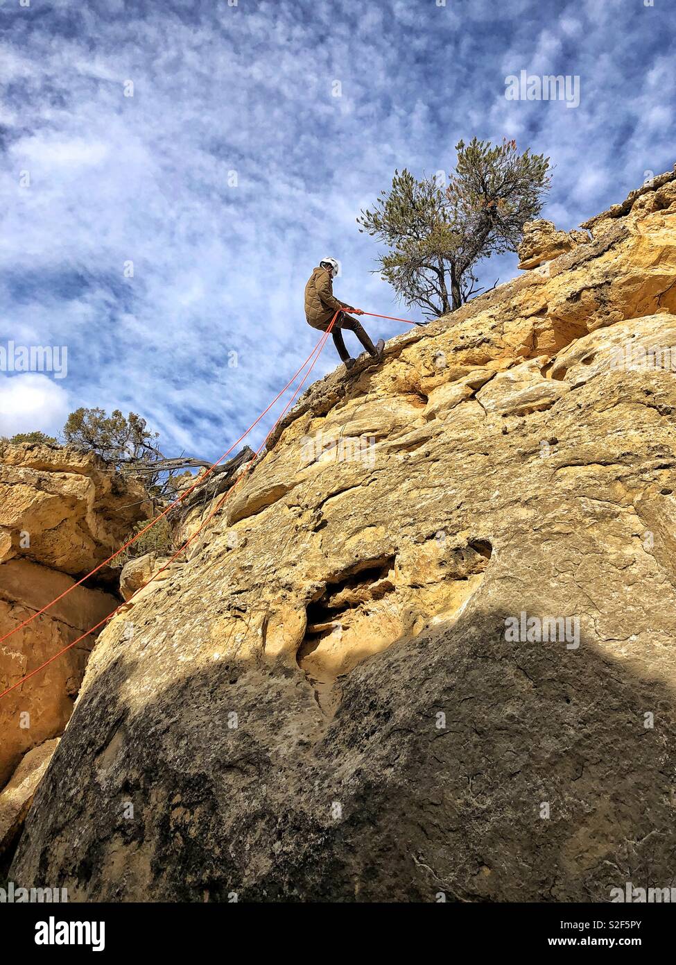 Rappel rappelling hi-res stock photography and images - Alamy