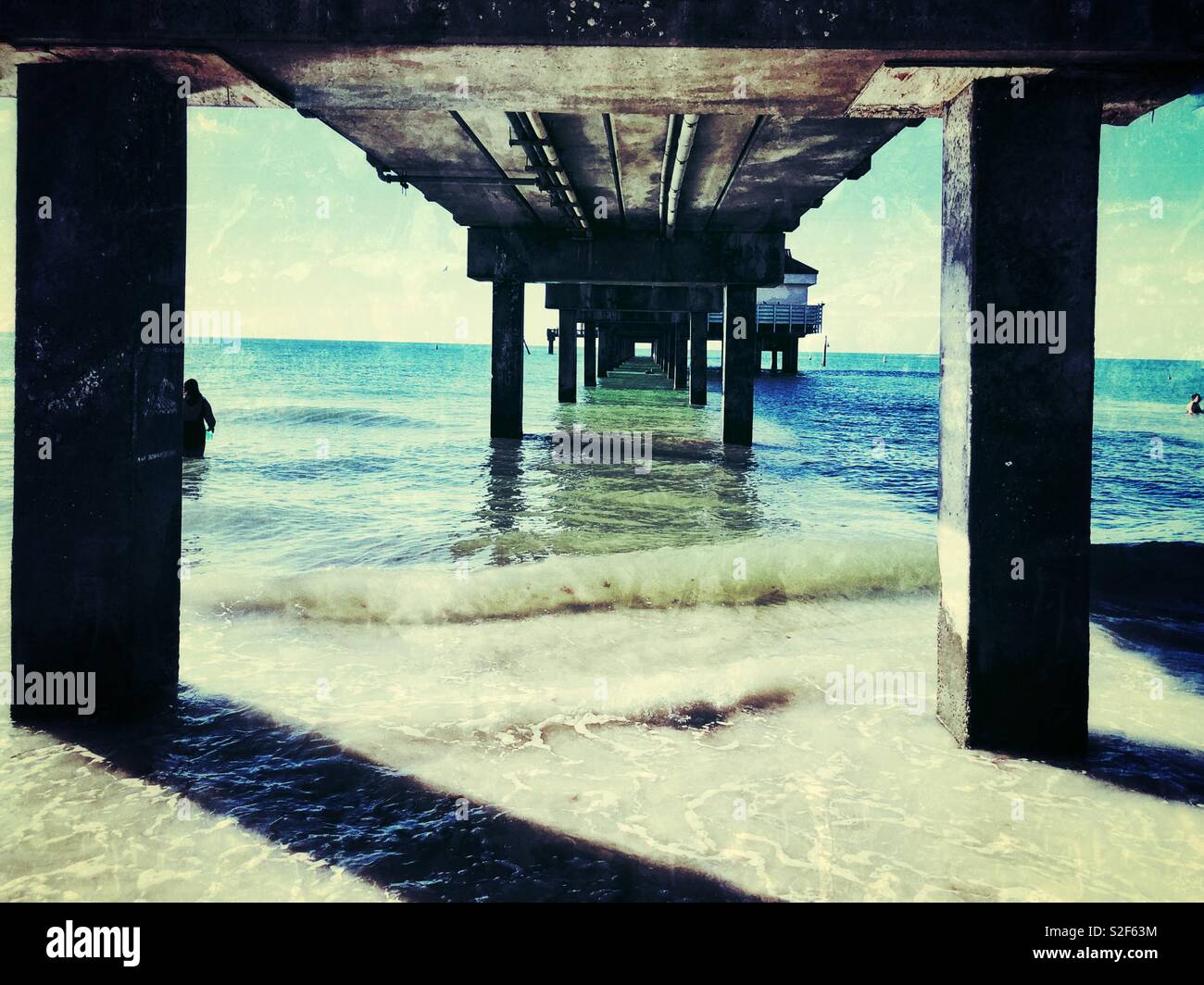 Under the Pier 60 on Clearwater beach in Florida Stock Photo - Alamy