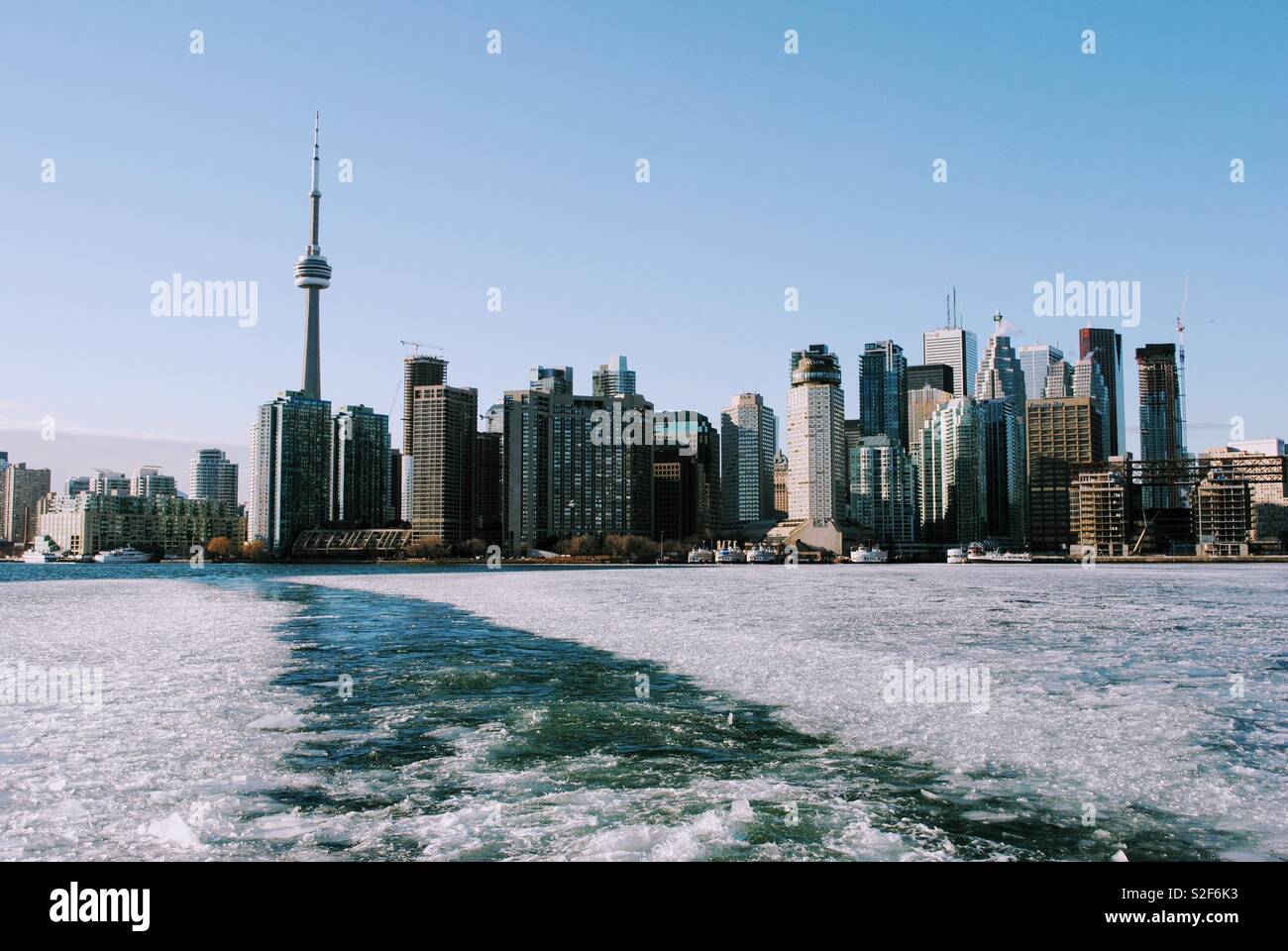 Toronto winter hi-res stock photography and images - Alamy