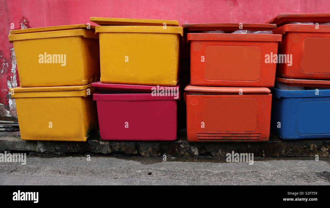 Red orange container hi-res stock photography and images - Alamy
