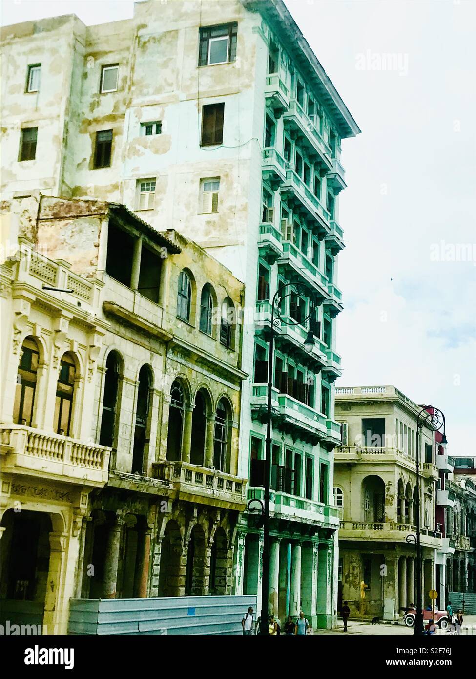 Colonial style buildings hi-res stock photography and images - Alamy