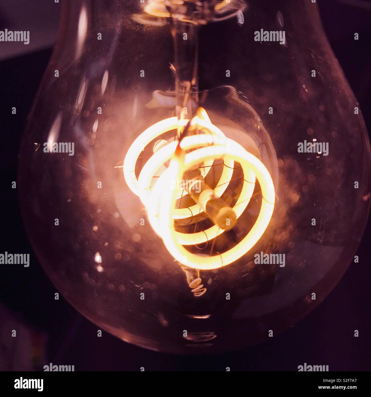 Light bulb filament hi-res stock photography and images - Alamy