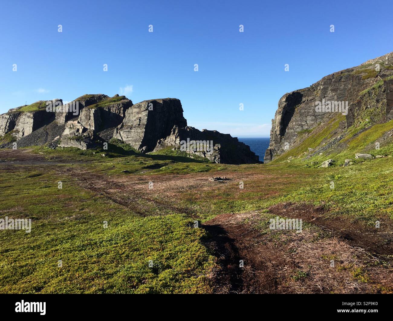 Tundra rocks hi-res stock photography and images - Alamy