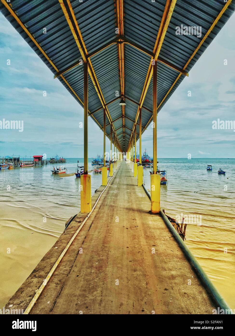 Perfect symmetry hi-res stock photography and images - Alamy