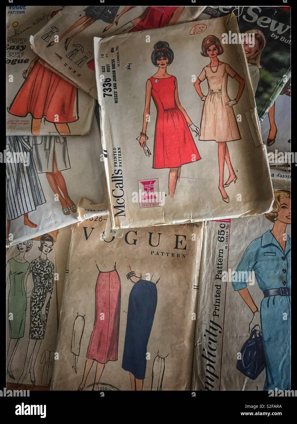 Vintage sewing patterns Stock Photo - Alamy
