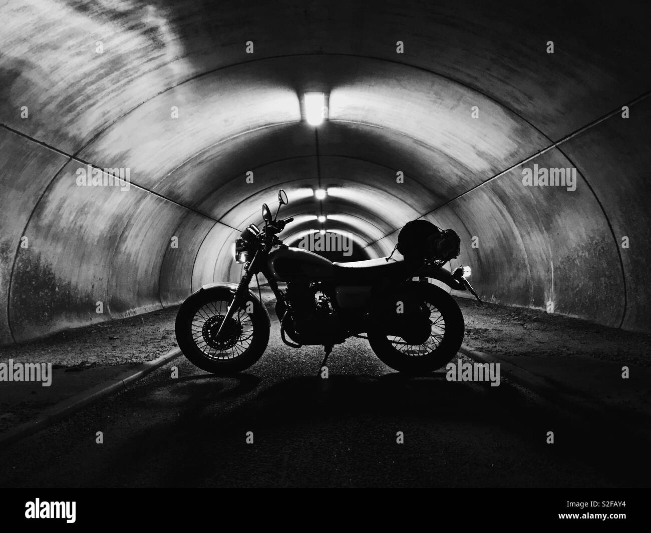 Tunnel vision hi-res stock photography and images - Alamy