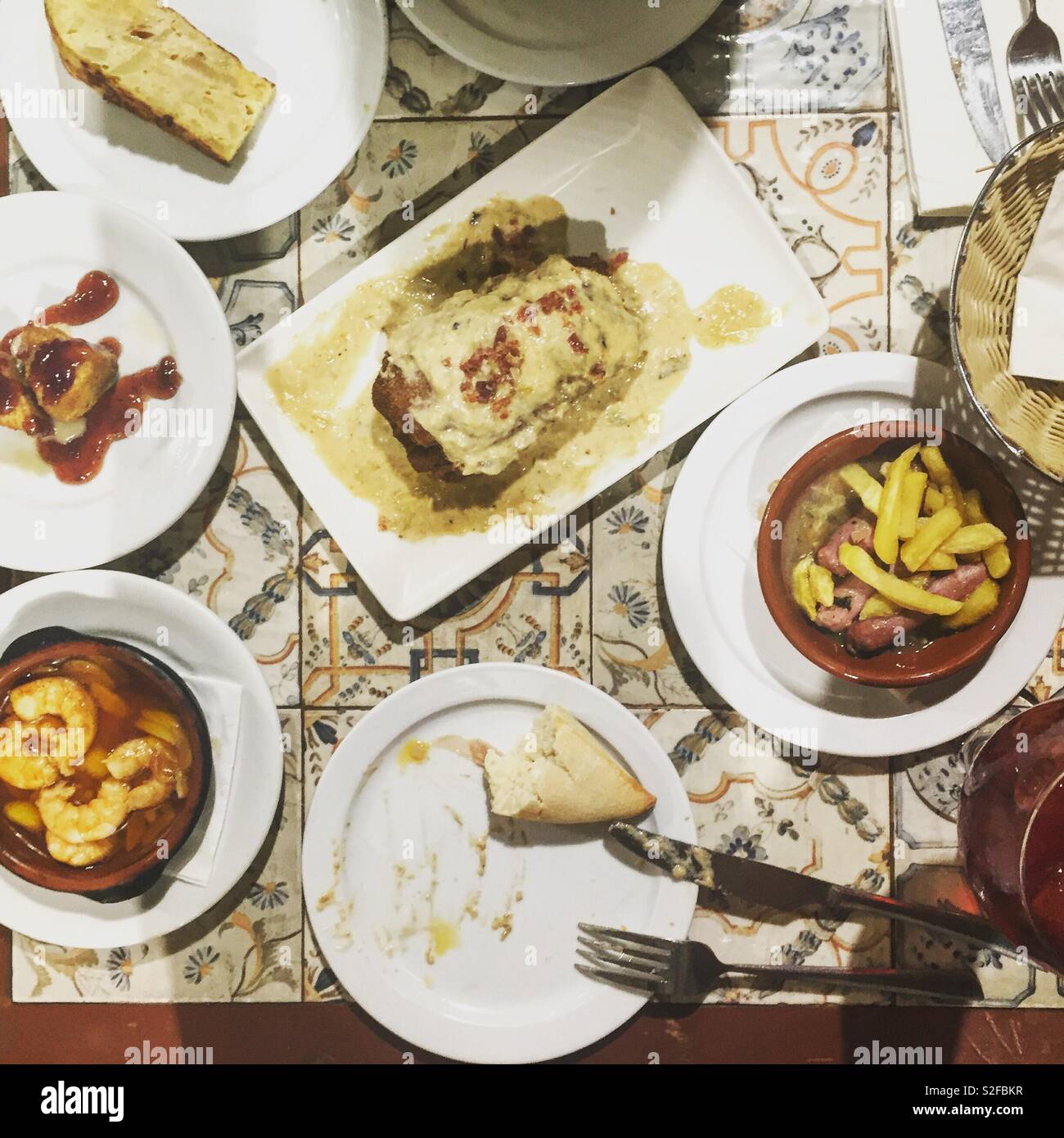 Traditional spanish restaurant hi-res stock photography and images - Alamy